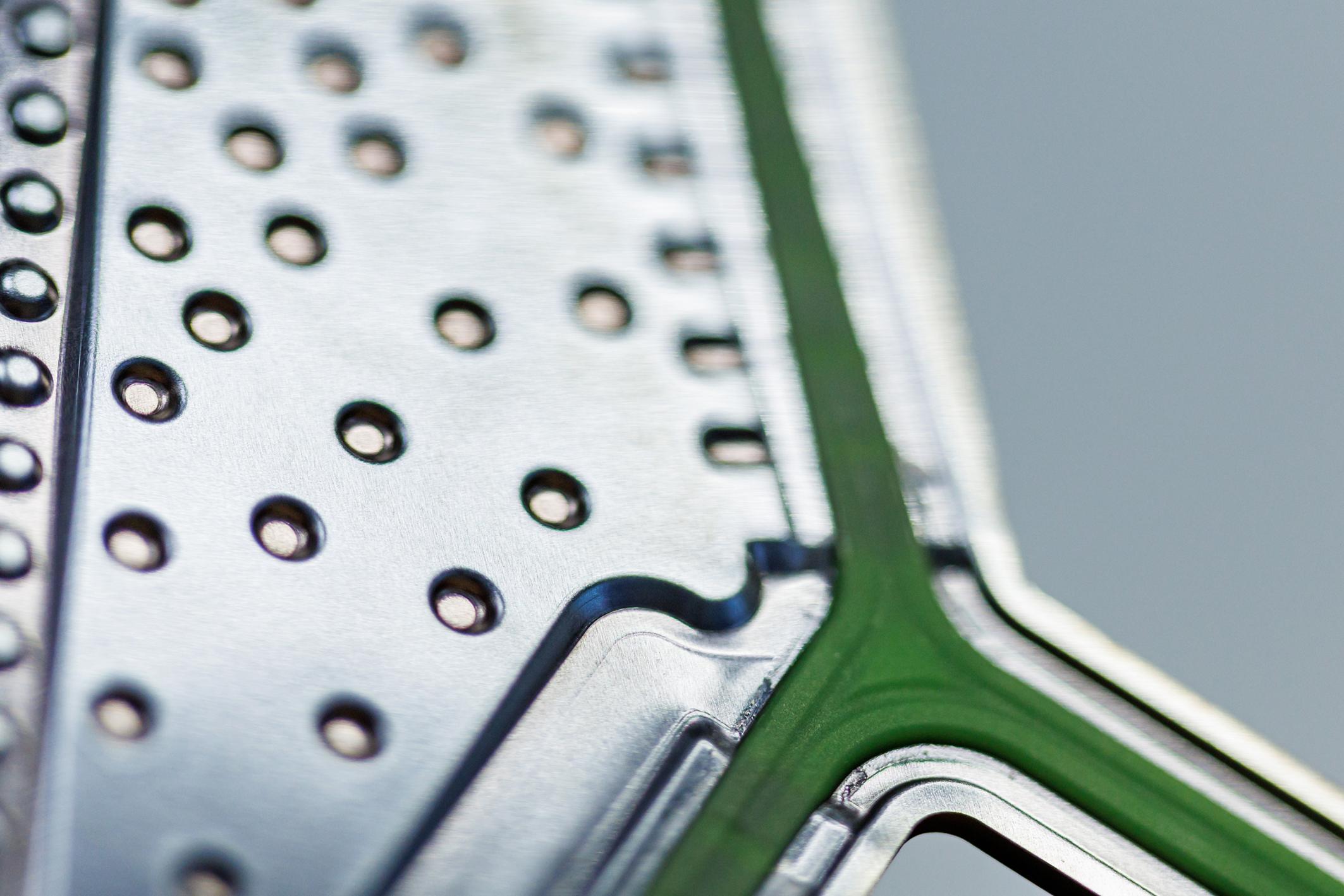 Bipolar plates perform important functions in fuel cells | Press media ...